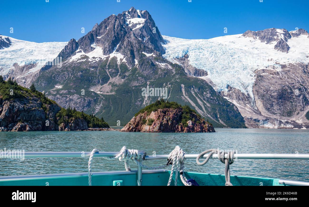 Boat tour from Seward to Kenai Fjords National Park to the glaciers of ...