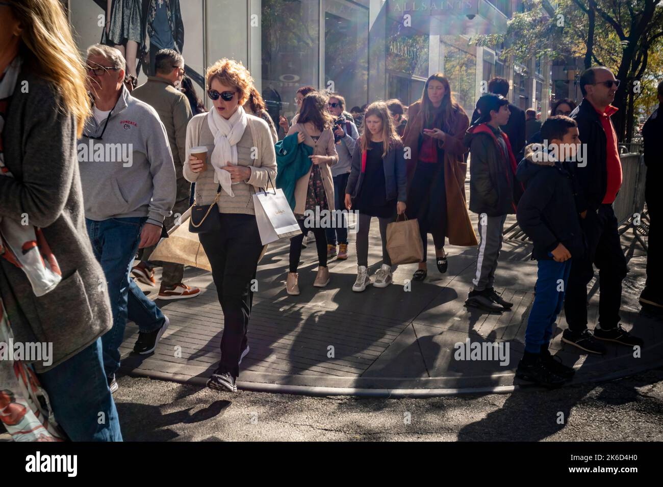 Crowded intersection in Midtown Manhattan in New York on Saturday ...