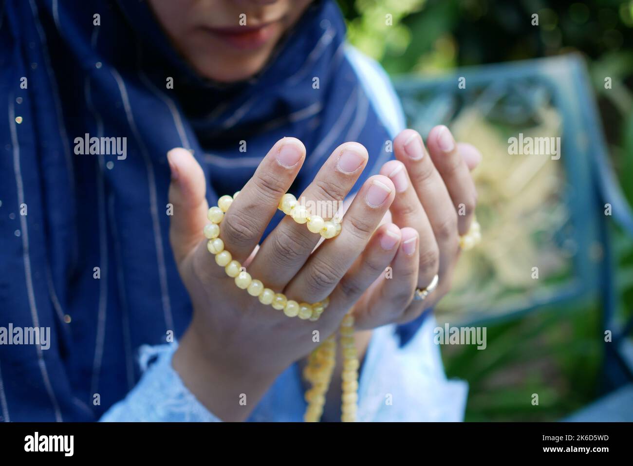 muslim women hand praying at ramadan Stock Photo - Alamy