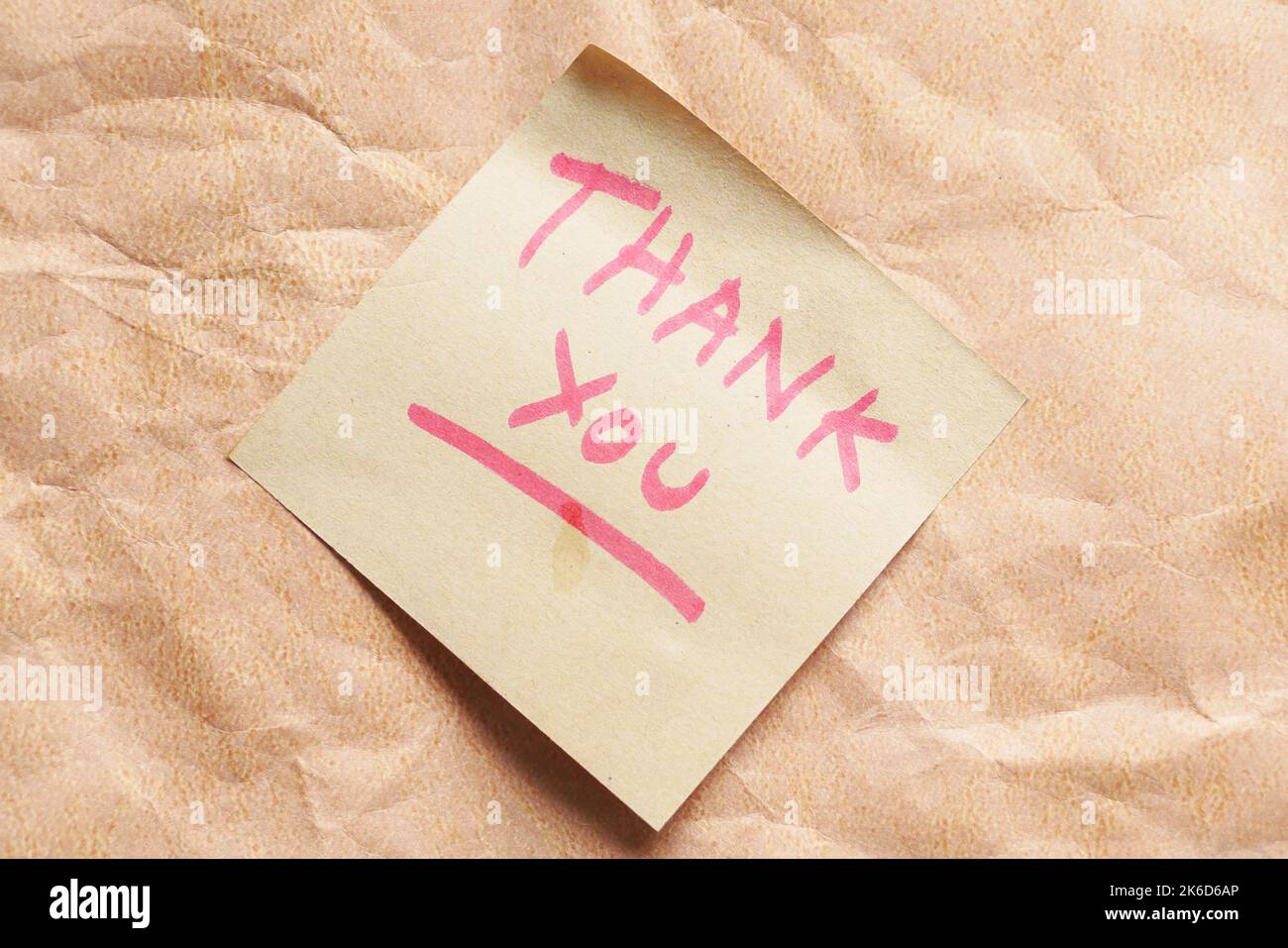 hand written thank you message on sticky note Stock Photo - Alamy