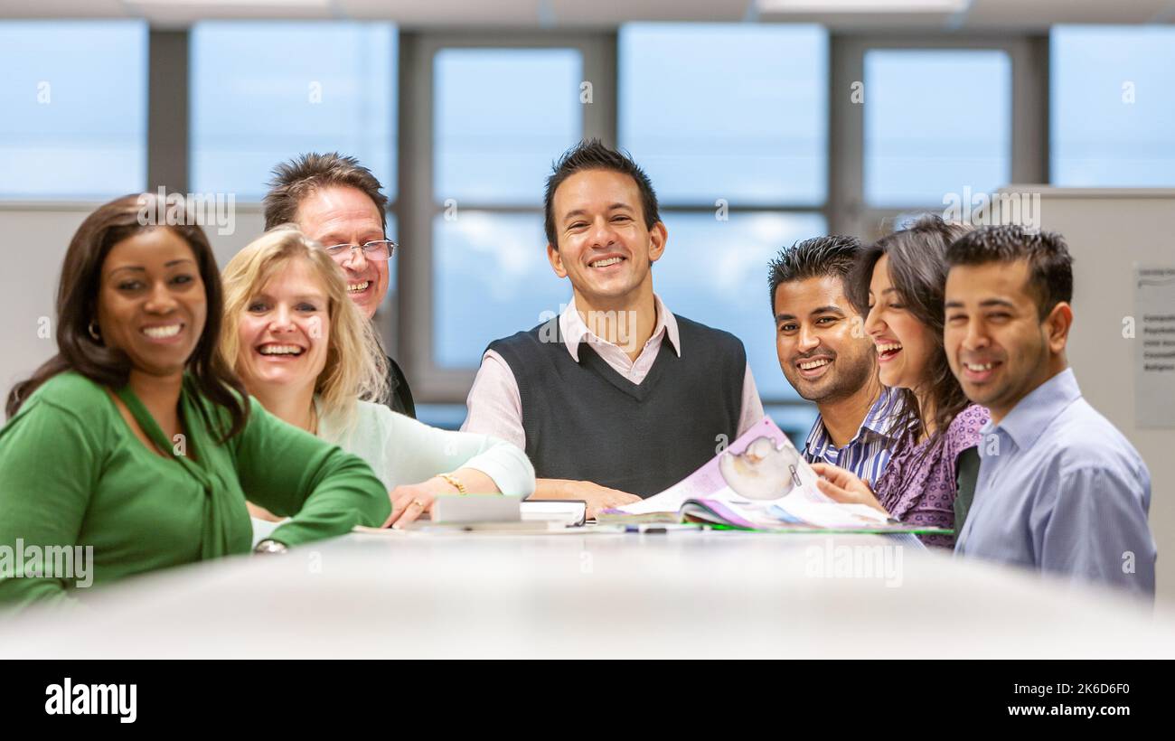 Mixed gender classroom hi-res stock photography and images - Alamy