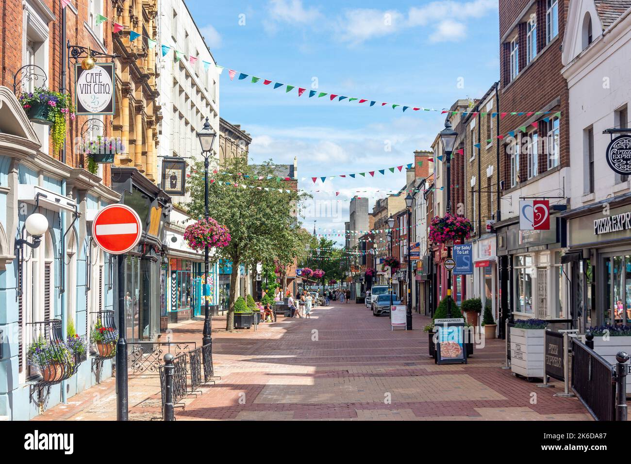 Pedestrianised High Street, Rugby, Warwickshire, England, United ...