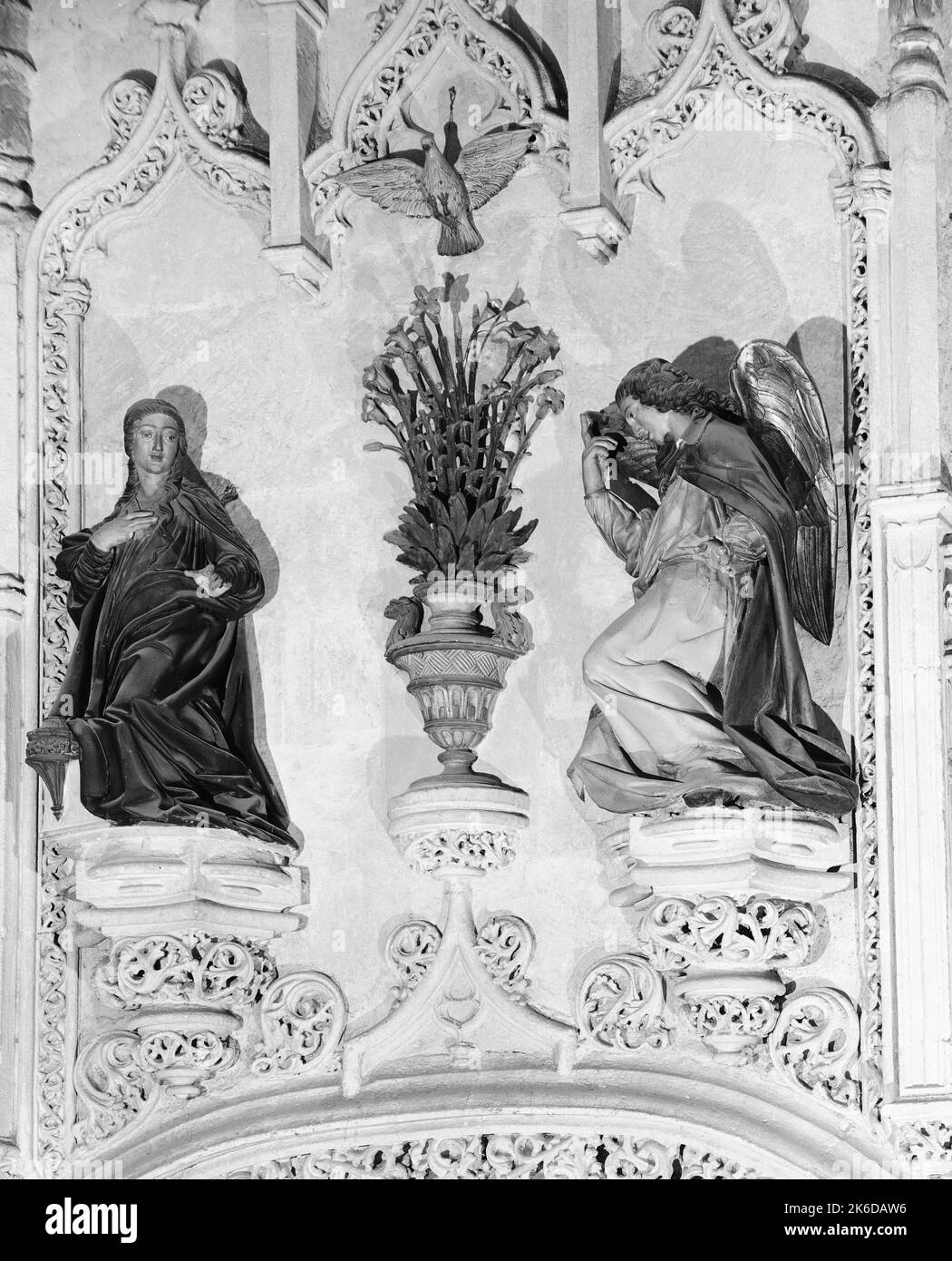 DETALLE DE LA ANUNCIACION EN LA PORTADA DE ACCESO A LA SACRISTIA-MUSEO - SIGLO XVI - FOTOGRAFIA ...