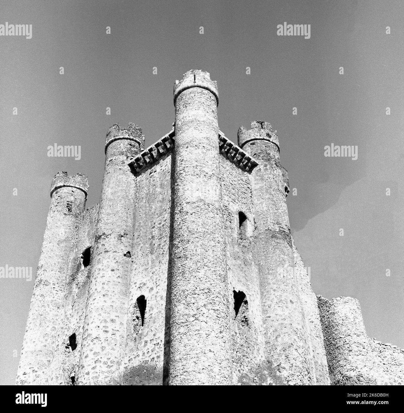 TORREON DE UN CASTILLO - SIN IDENTIFICAR - FOTOGRAFIA EN BLANCO Y NEGRO ...