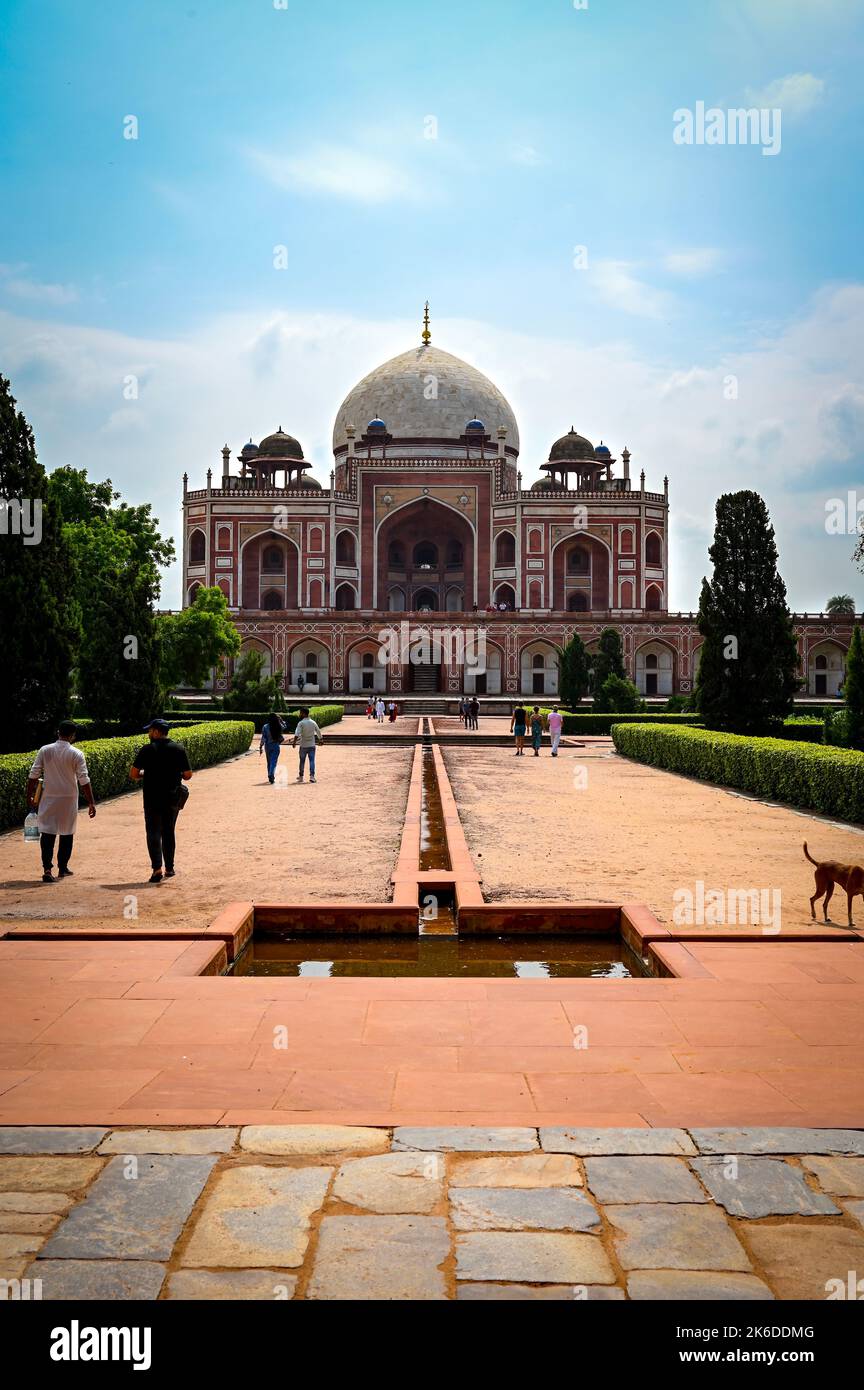 The Humayun's tomb is the tomb of the Mughal Emperor Humayun in Delhi ...