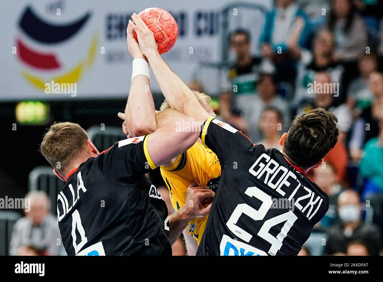 Mannheim, Germany. 13th Oct, 2022. Handball: EHF Euro Cup, Germany ...