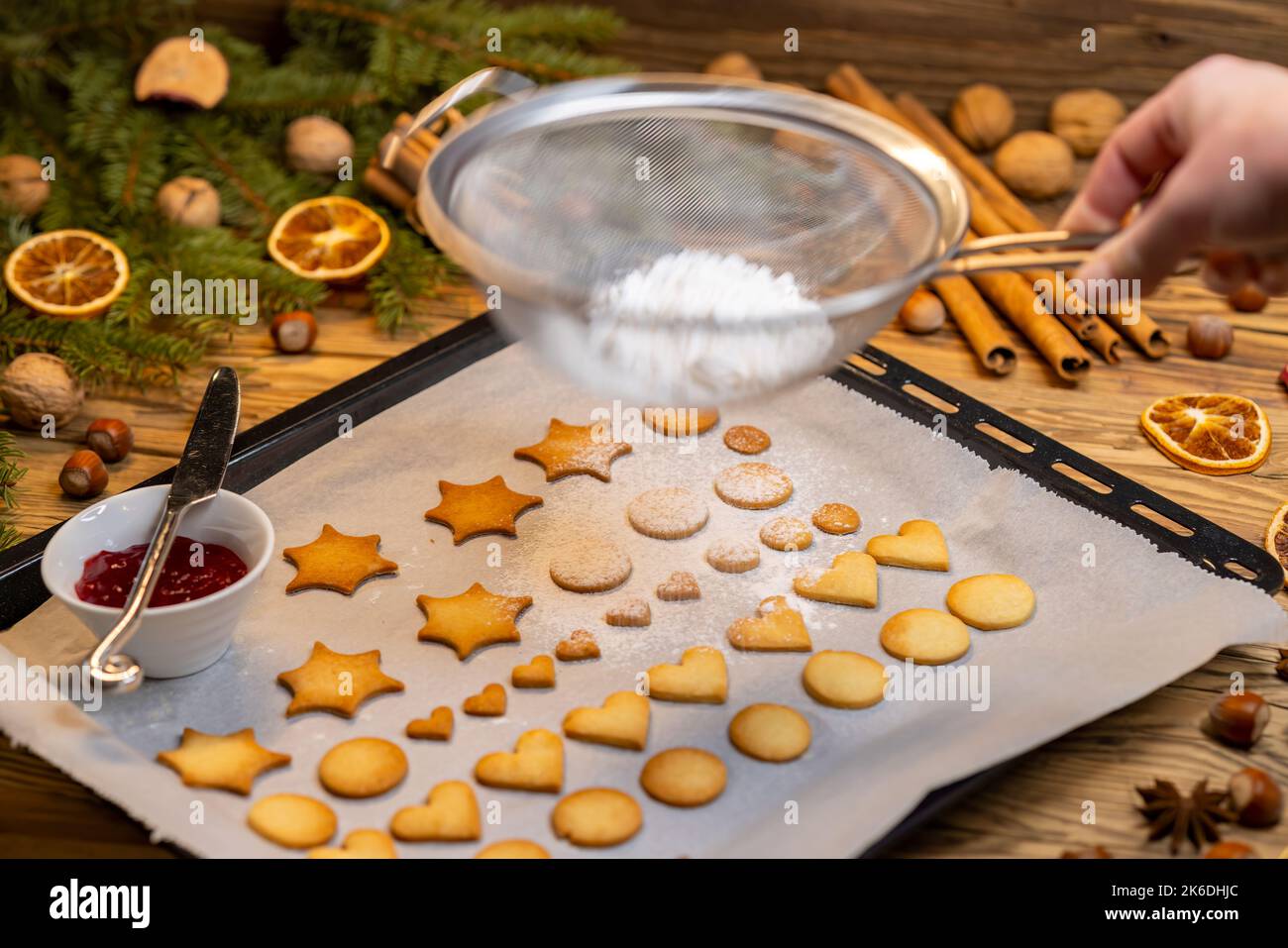 Linzer christmas cookies close hi-res stock photography and images - Alamy