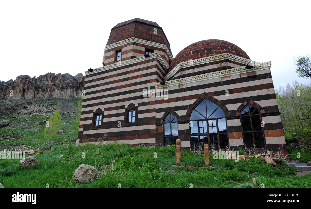 Tomb of famous kurdish poet hi-res stock photography and images - Alamy