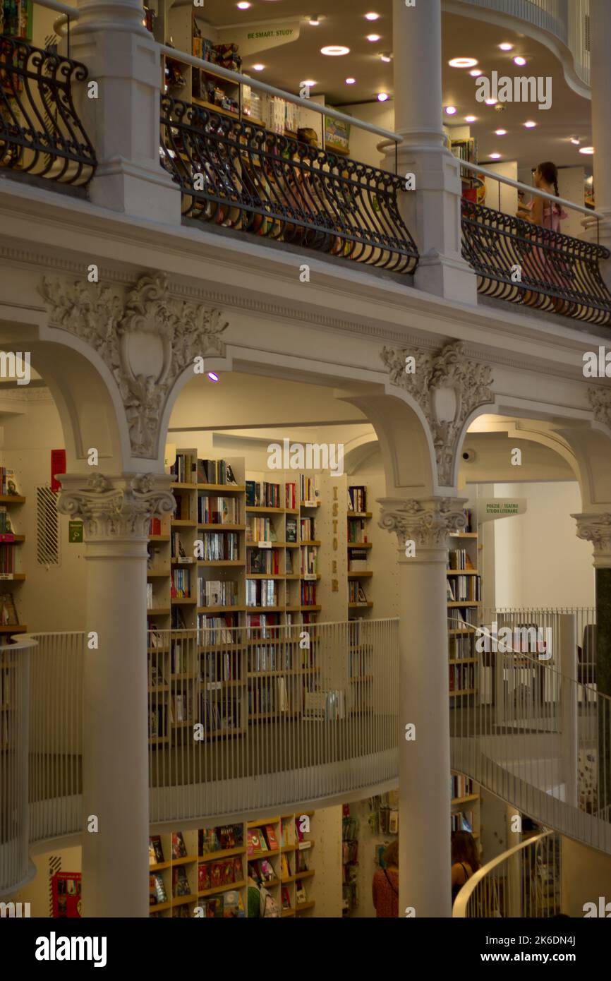 A vertical shot of the interior of the Carturesti Carusel library ...