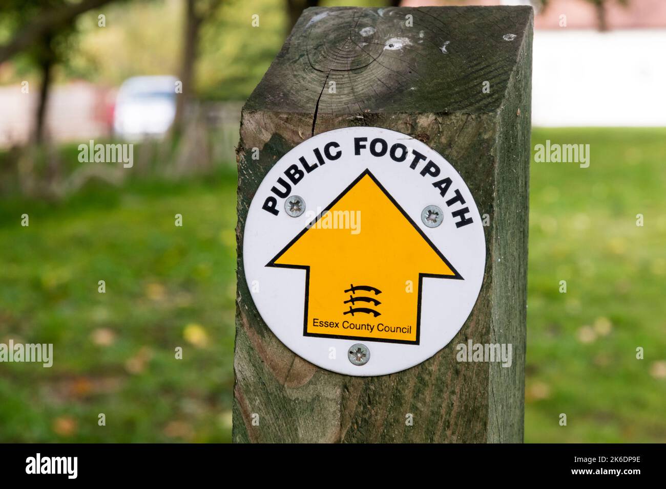 Footpath sign waymark arrow hi-res stock photography and images - Alamy Footpath sign waymark arrow hi-res stock photography and images - Alamy