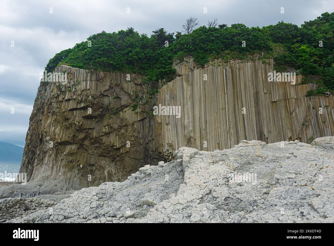 Hexagonal basalt rock columns in background hi-res stock photography ...