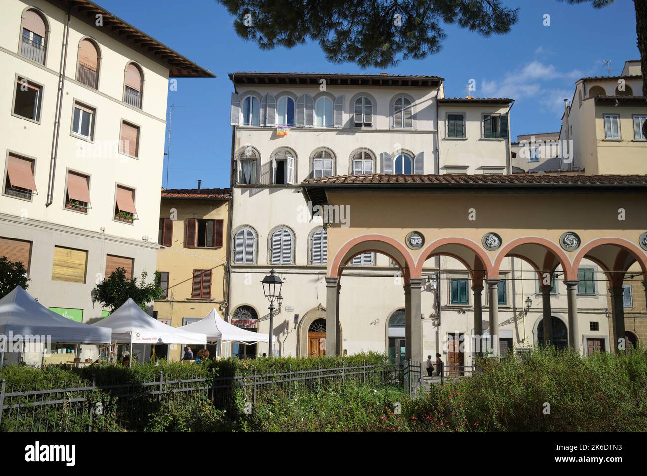 Piazza Dei Ciompi with the historic Loggia Del Pesce in Florence Italy ...