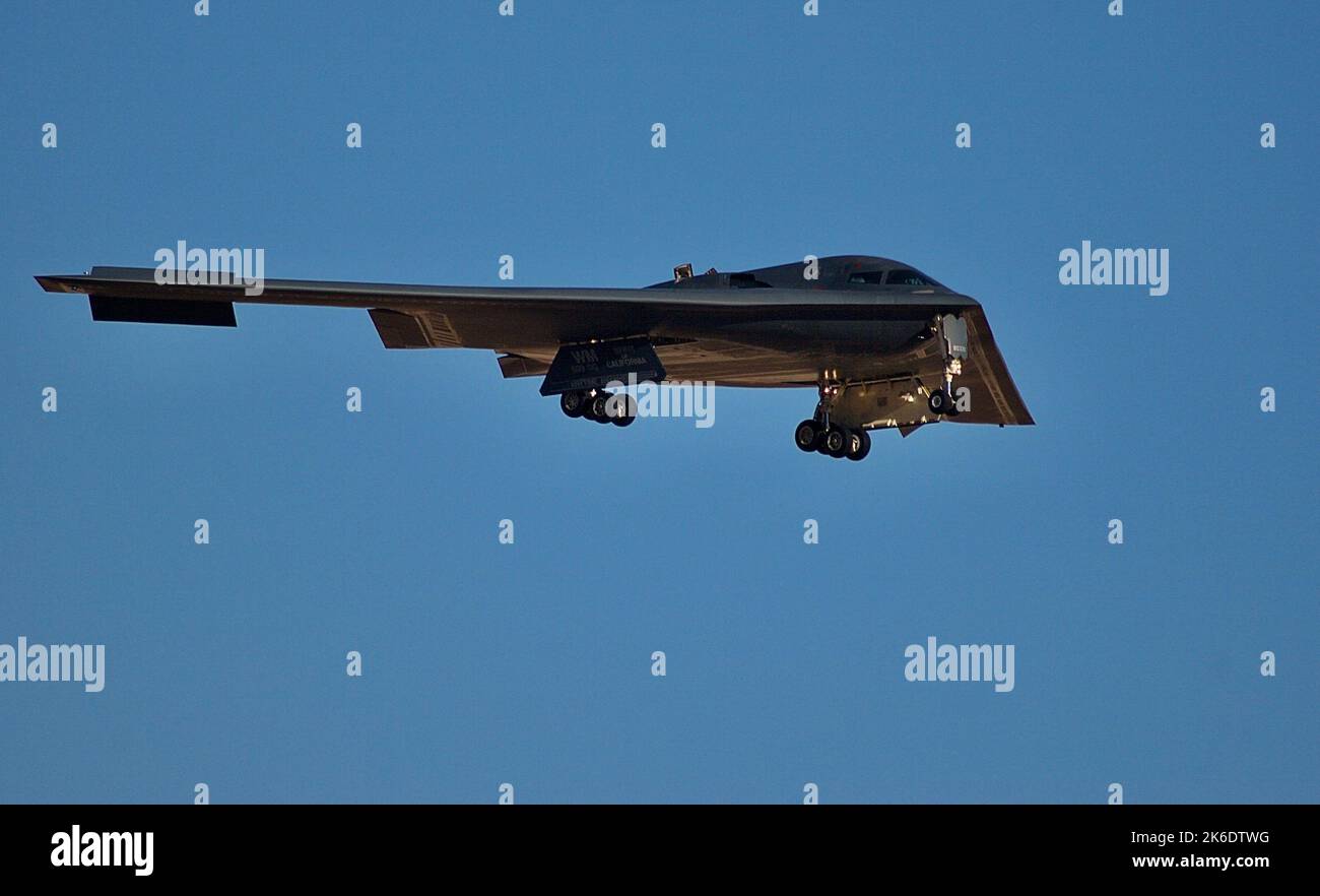 USAF B2 Bomber Stock Photo - Alamy