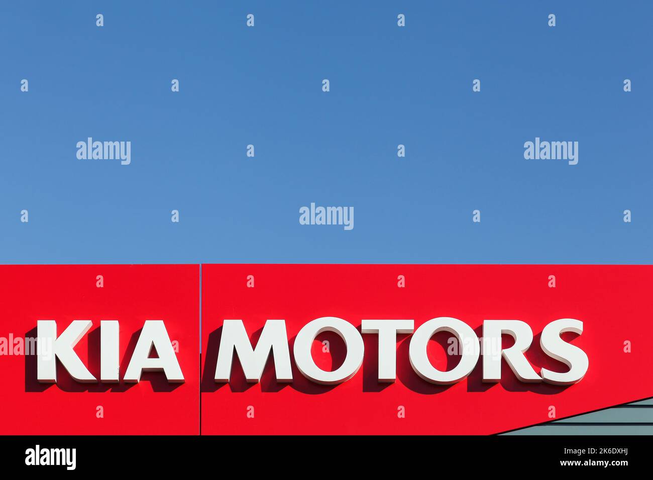 Kia logo south korea hi-res stock photography and images - Alamy