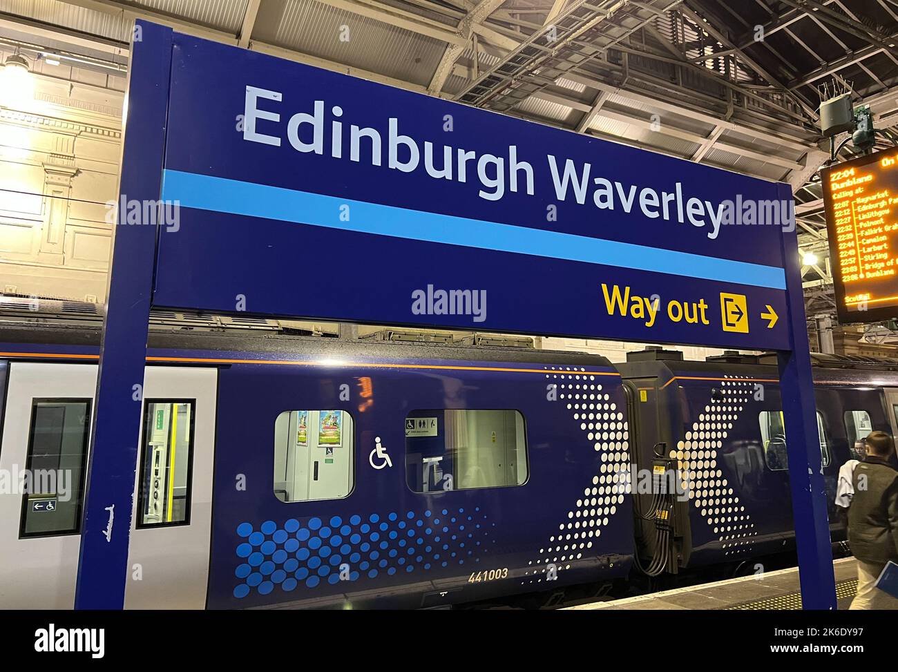 Edinburgh Waverly station - EDINBURGH, SCOTLAND - OCTOBER 4, 2022 Stock Photo - Alamy