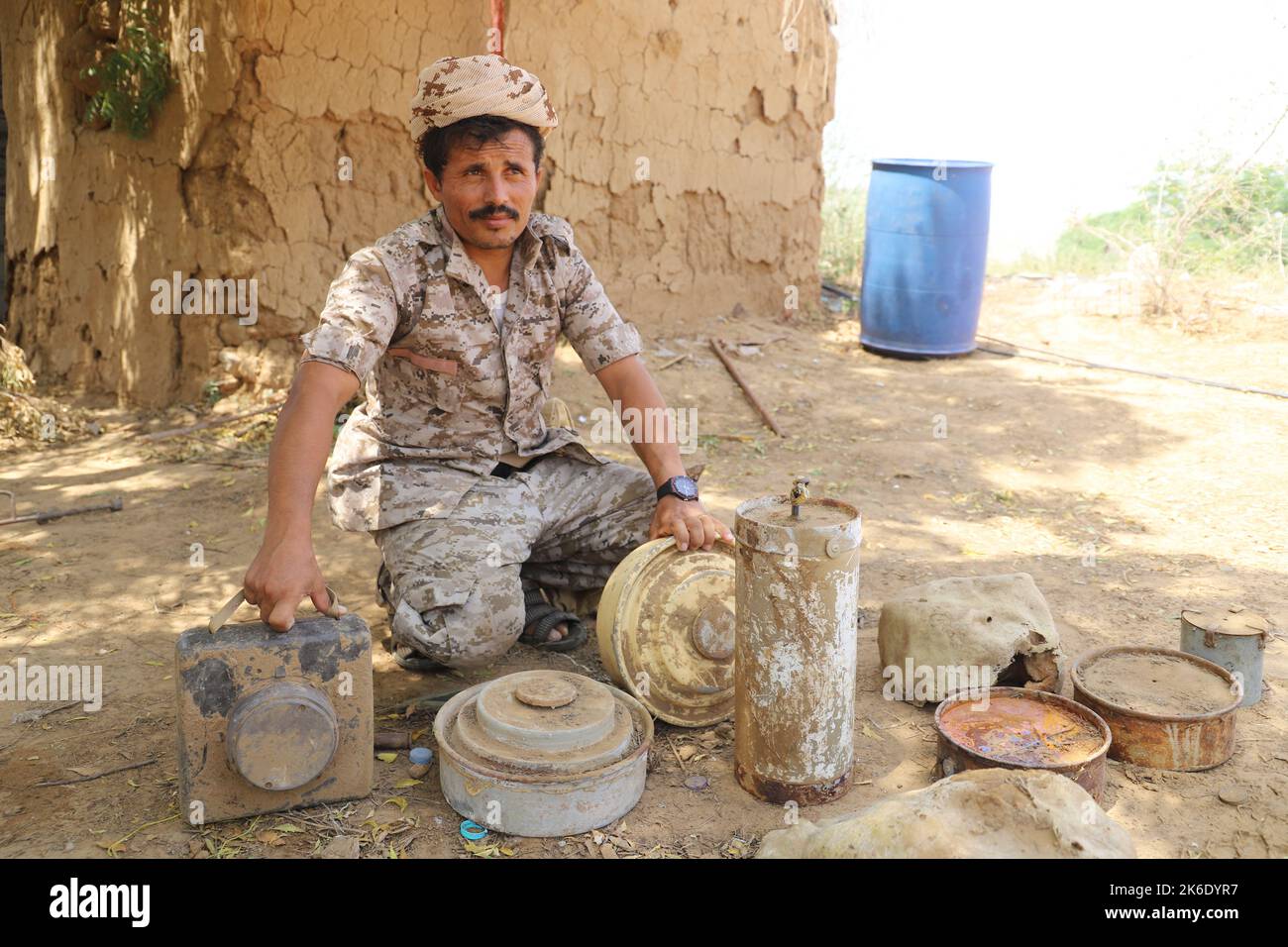 Abs, Yemen. 13th Oct, 2022. A soldier of a demining team shows ...