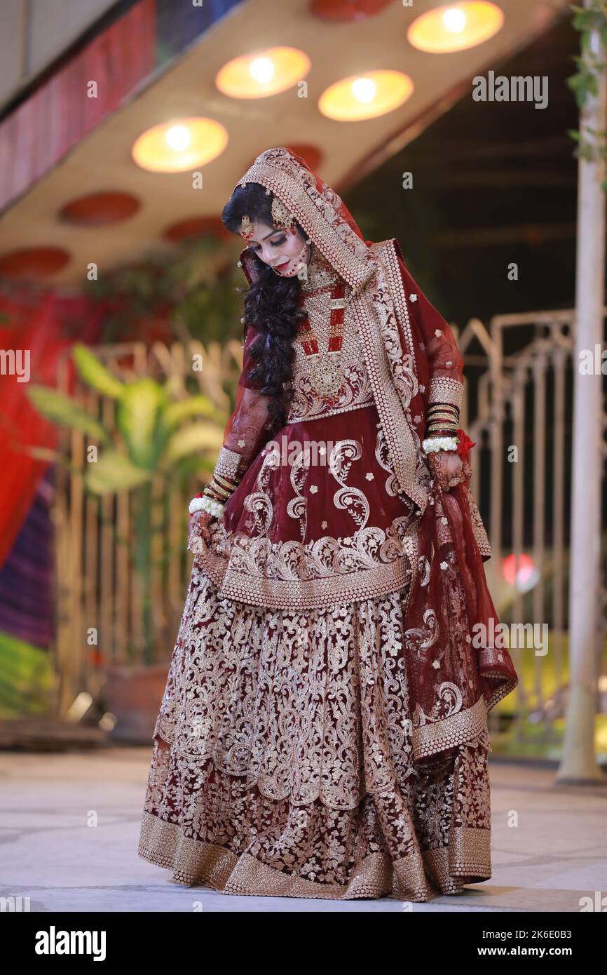 Bride at Baraat and Rukhsatee ceremony in Karachi, modern Pakistani ...