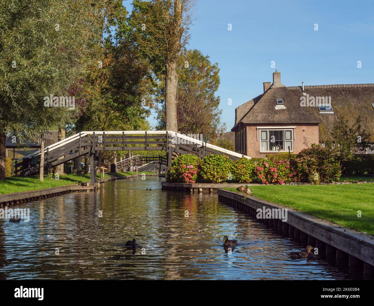 giethoorn village in the netherlands Stock Photo - Alamy