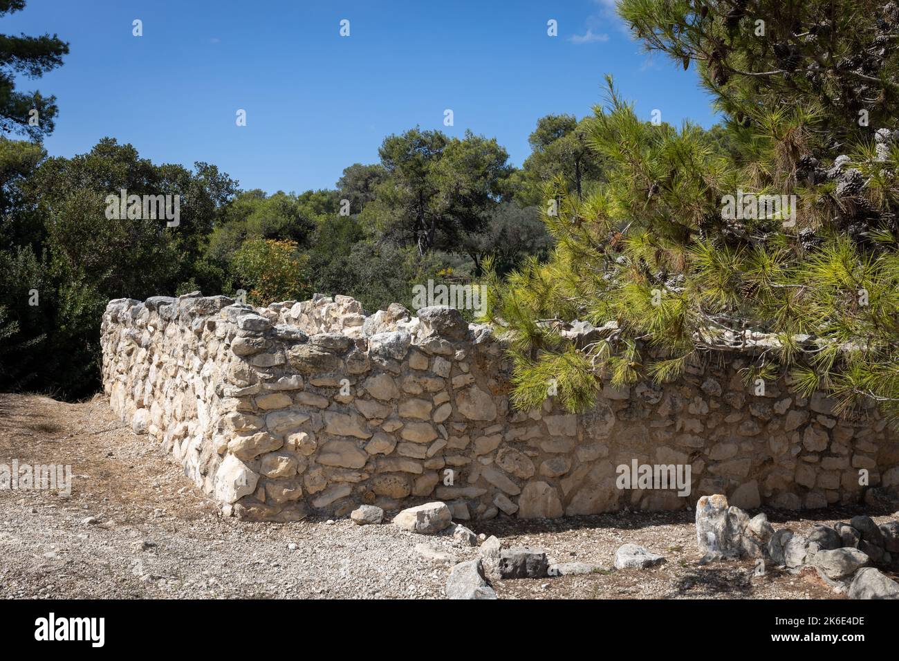 Agricultural farmhouse ruins hi-res stock photography and images - Alamy