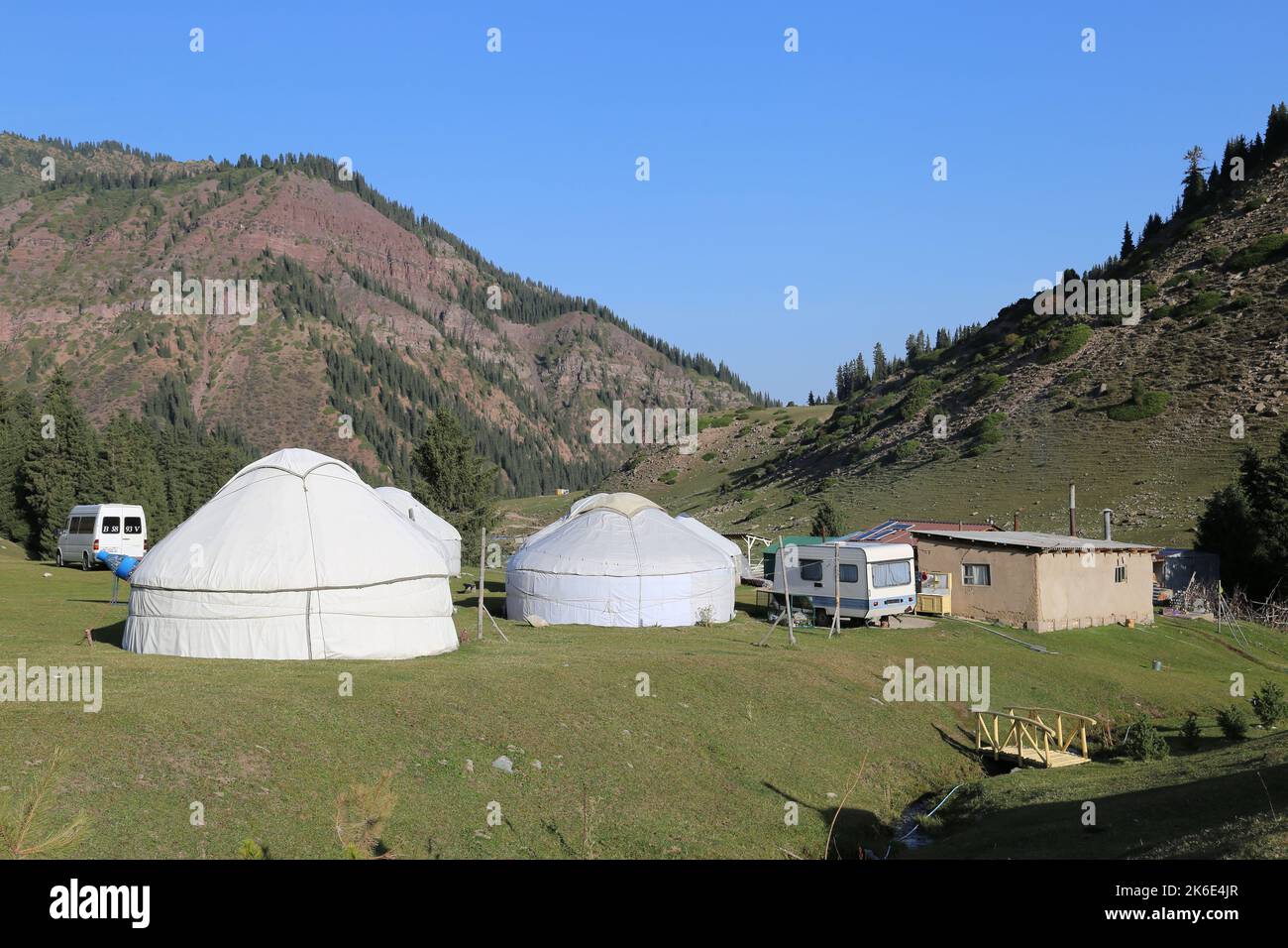 Boz Uy (Kyrgyz Yurts), Golden Yurt Camp, Valley of Flowers, Jeti Oguz ...