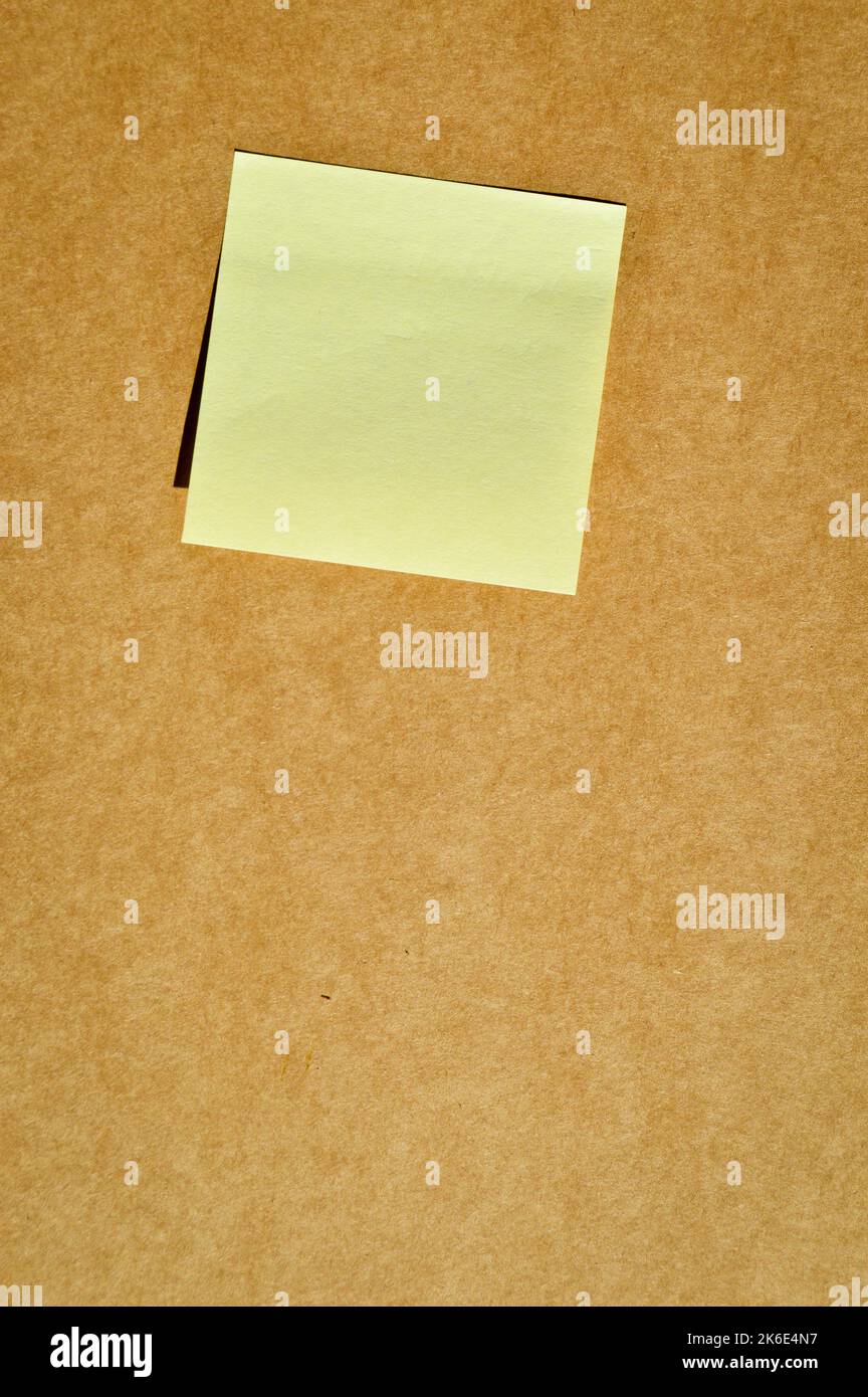 Beige notepaper hi-res stock photography and images - Alamy