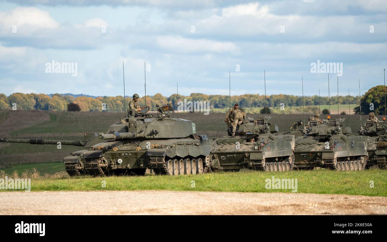 British warrior armoured vehicles hi-res stock photography and images ...