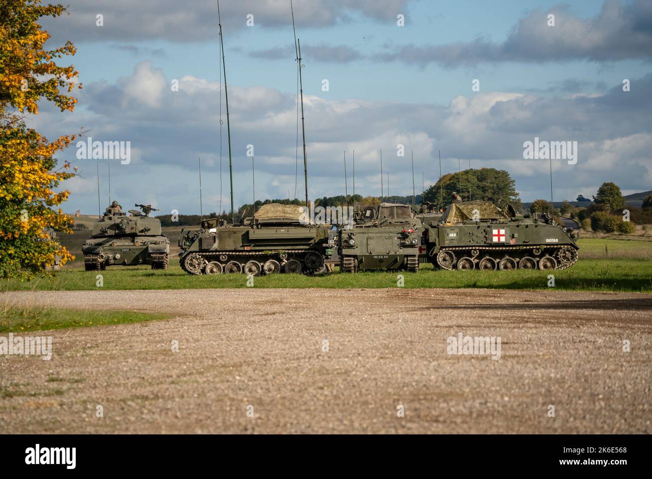 British army Challenger II 2 FV4034 battle tanks with Bulldog FV432 ...