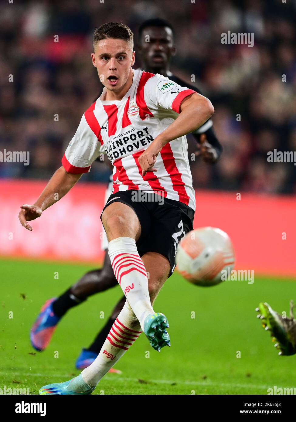 EINDHOVEN - Joey Veerman of PSV Eindhoven scores the 4-0 during the UEFA Europa League Group A ...
