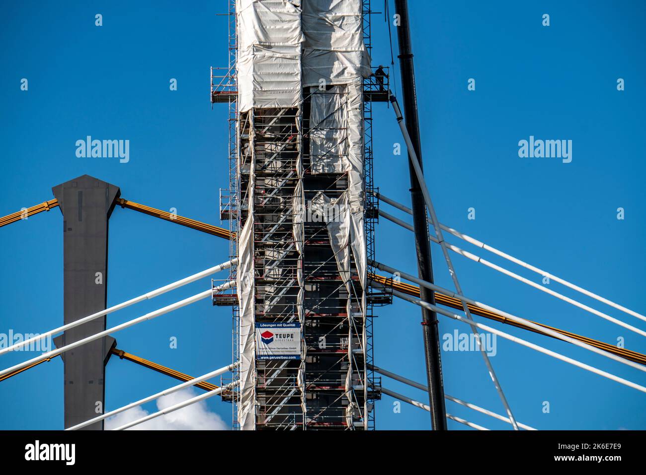 New construction of the Neuenkamp motorway bridge on the A40, over the ...