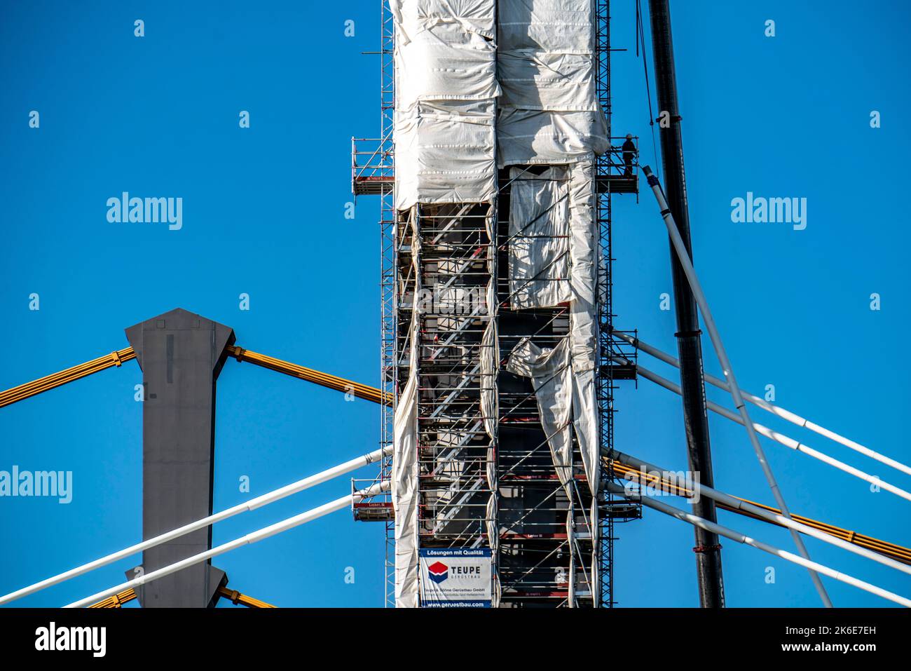New construction of the Neuenkamp motorway bridge on the A40, over the ...