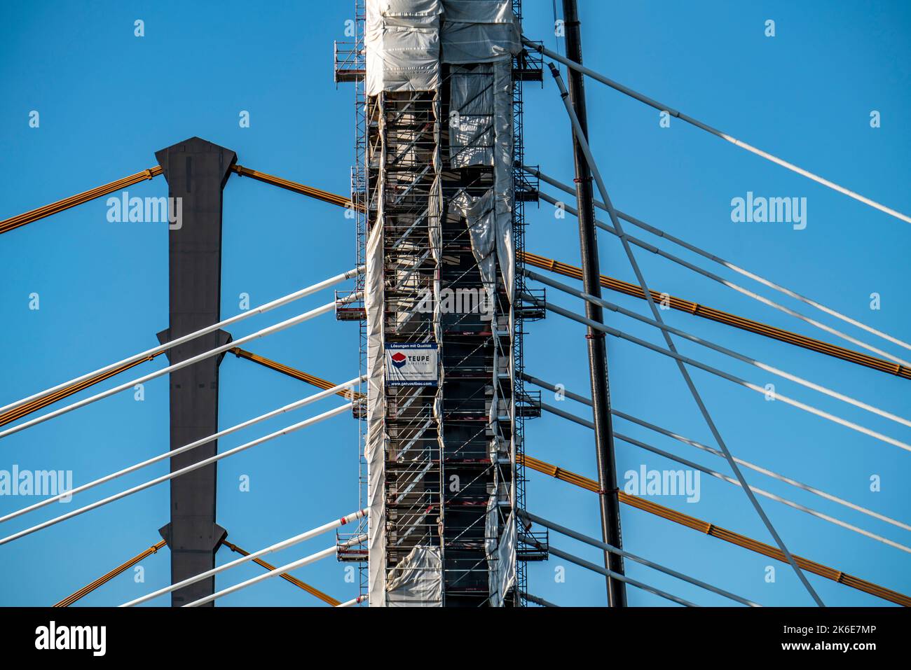 New construction of the Neuenkamp motorway bridge on the A40, over the ...
