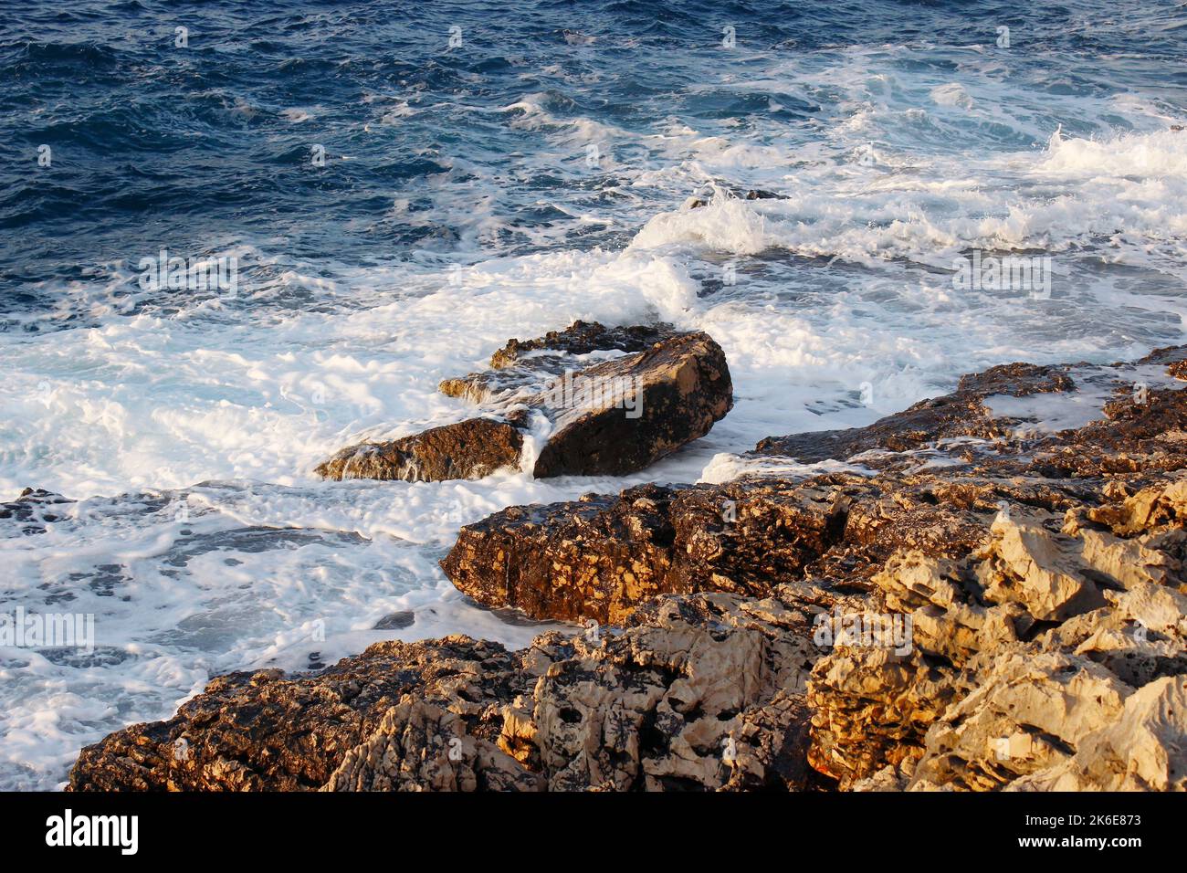 Dangerous sea rocks hi-res stock photography and images - Alamy