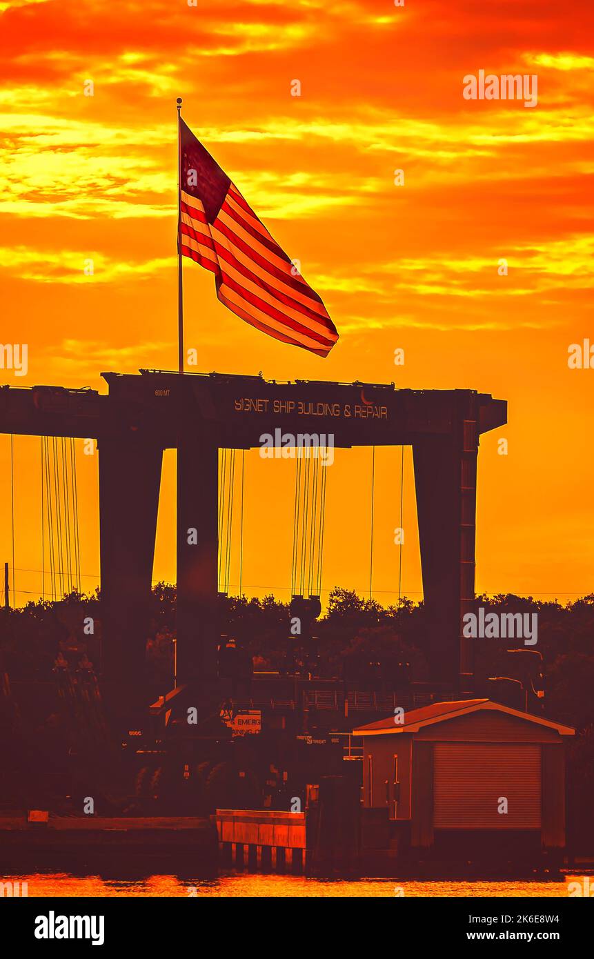 600 ton marine travelift hi-res stock photography and images - Alamy