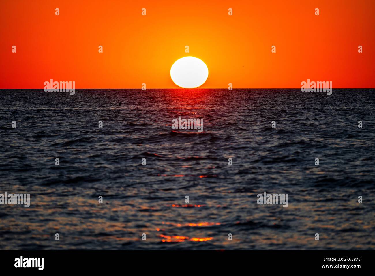 Shining tidal waves hi-res stock photography and images - Alamy