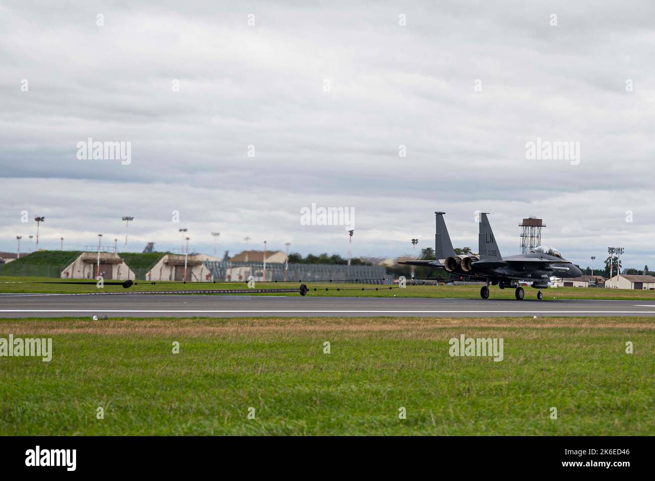 Combat barrier hi-res stock photography and images - Alamy