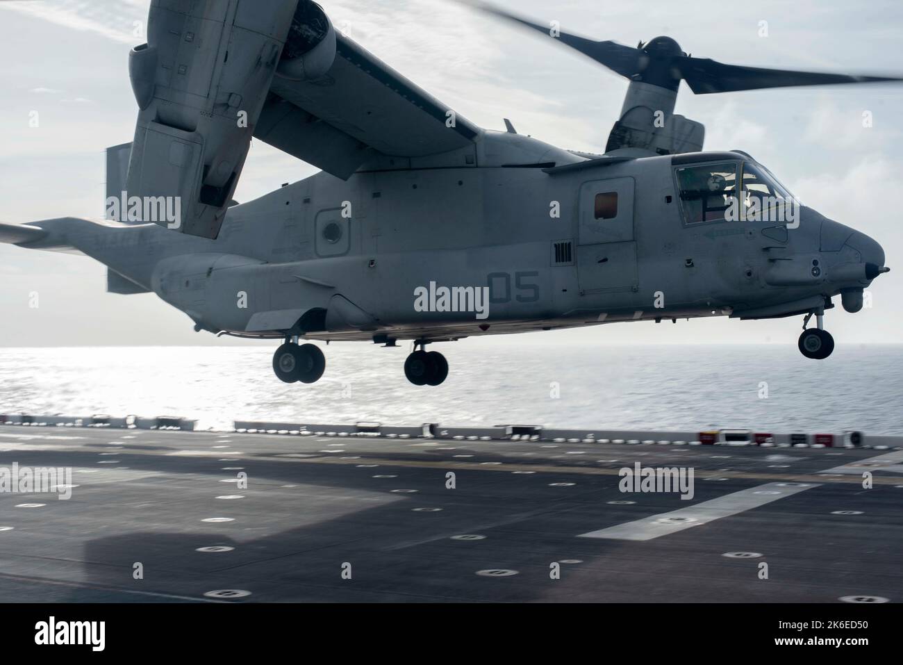 221013-N-XN177-2092 PHILIPPINE SEA (Oct. 13, 2022) – An MV-22 Osprey ...