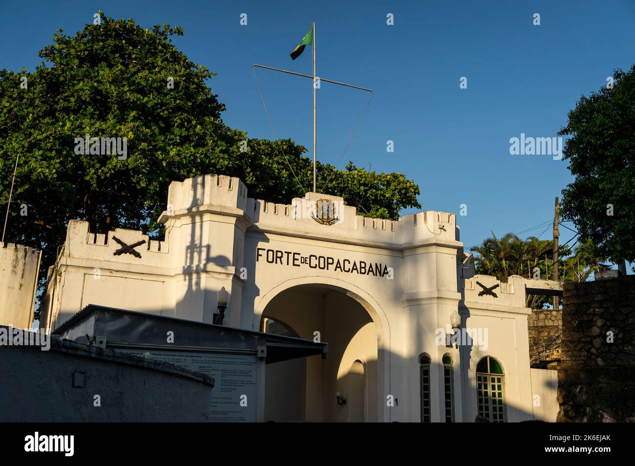 The castle style entrance of Fort Copacabana (Forte de Copacabana) army ...