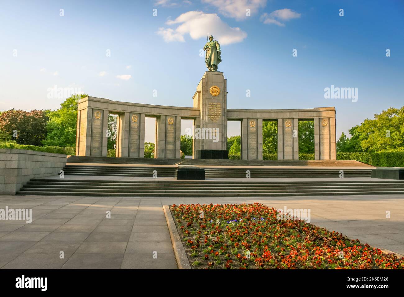 Soviet war monument hi-res stock photography and images - Alamy