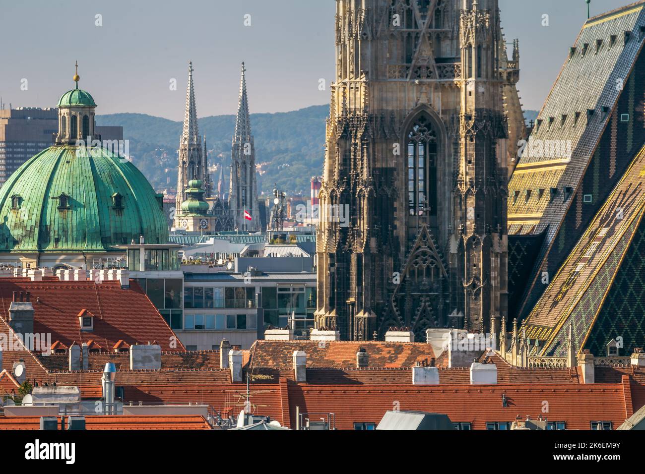 St. Stephen's Cathedral and Vienna old town cityscape at sunrise ...