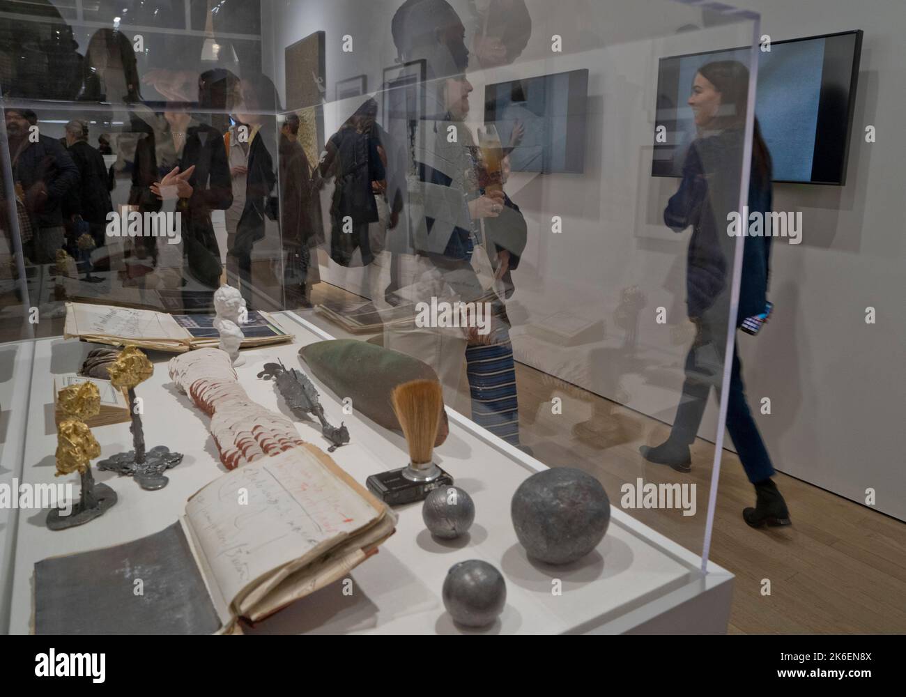Views and visitors to the 2022 Frieze Arts fair and Frieze Masters in ...