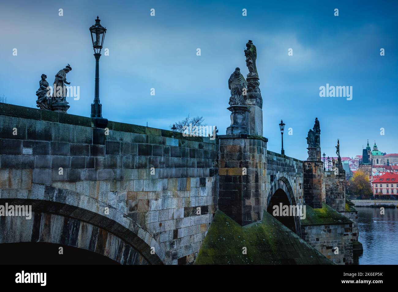 Medieval style bridge hi-res stock photography and images - Alamy