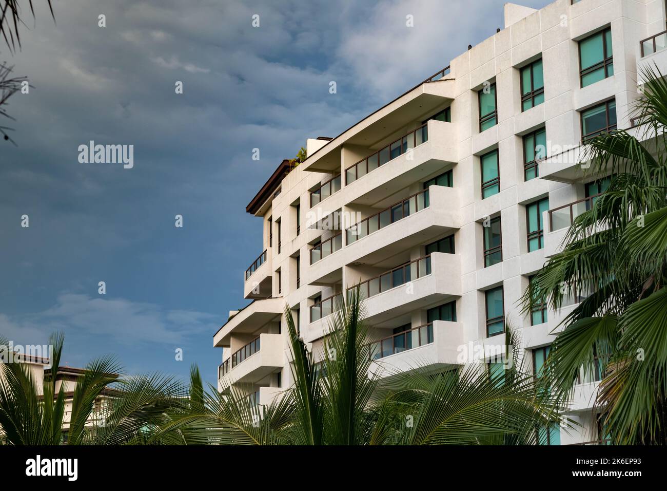 Modern building on beach hi-res stock photography and images - Alamy
