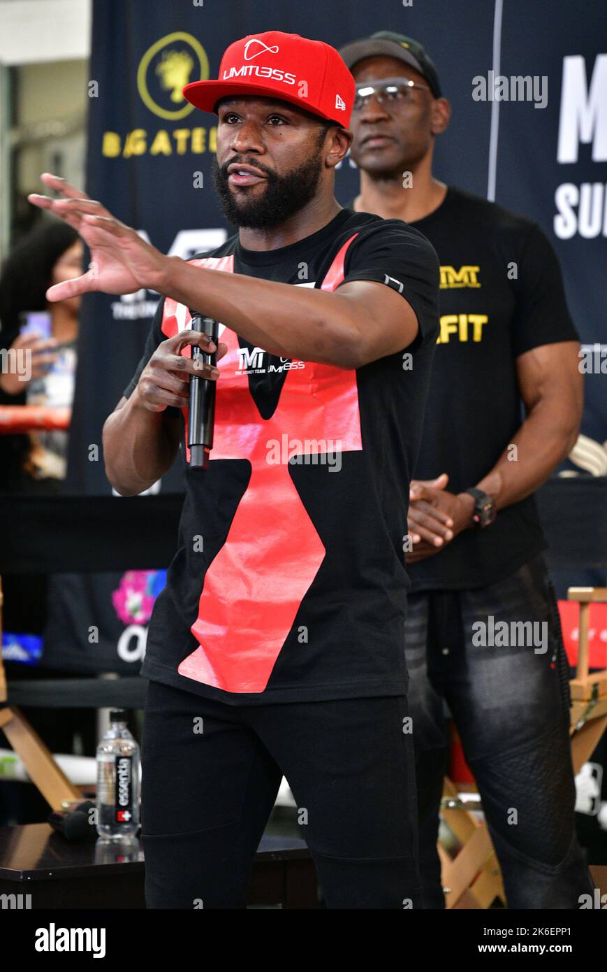 Deji boxing hi-res stock photography and images - Alamy