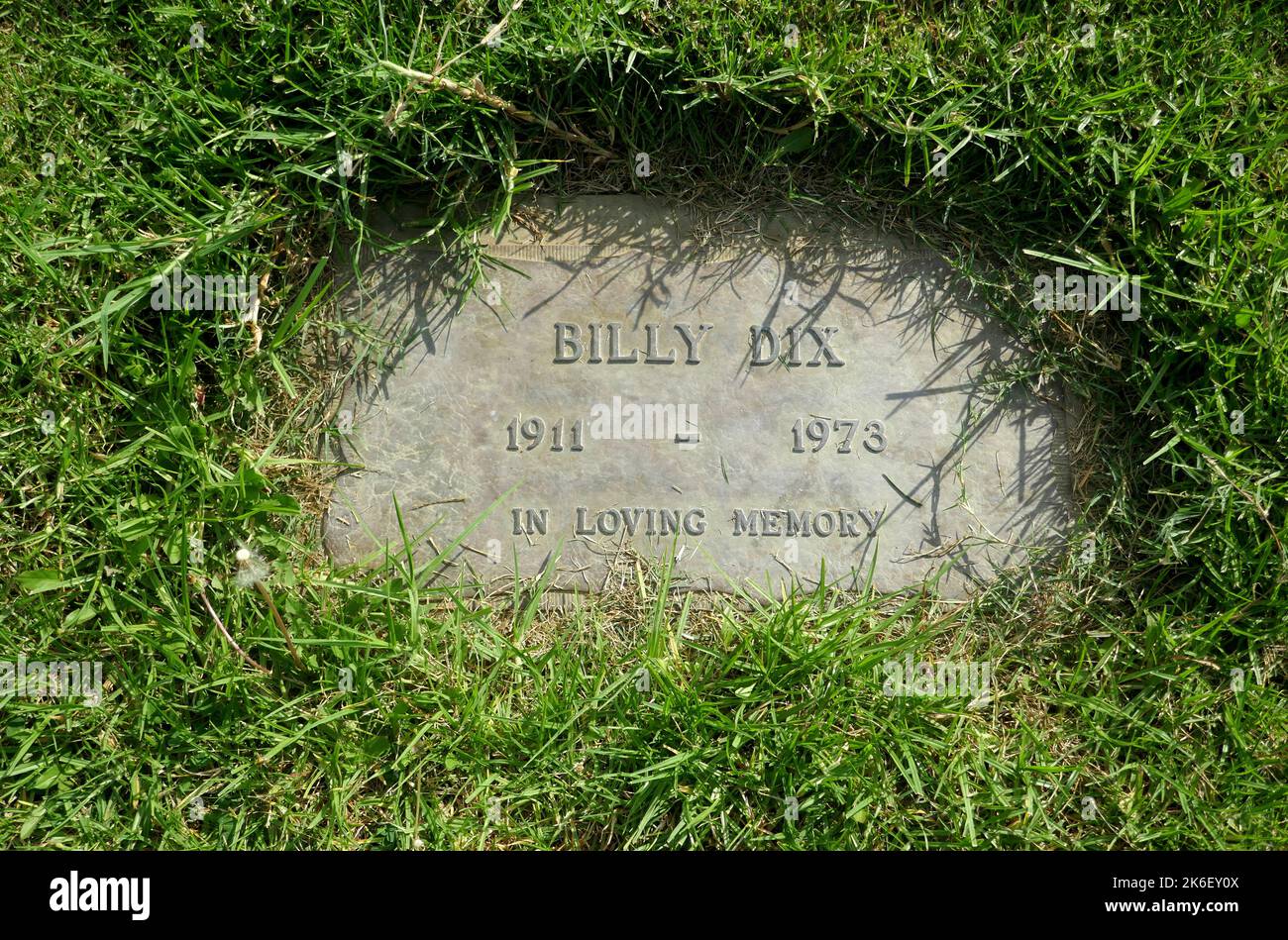 Los Angeles, California, USA 9th October 2022 Actor Billy Dix's Grave ...