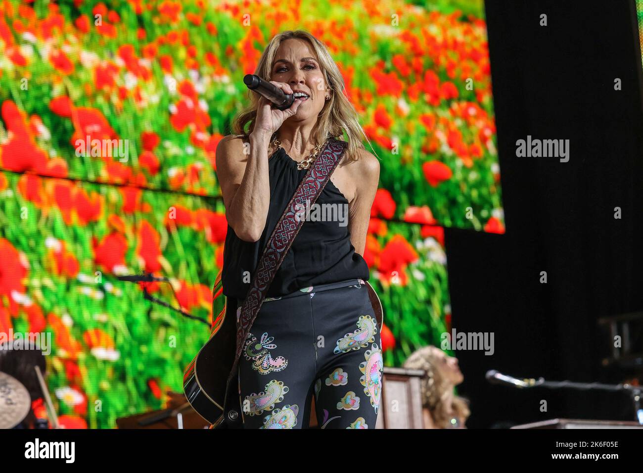 Sheryl Crow Performs at Farm aid in Raleigh, NC Stock Photo - Alamy