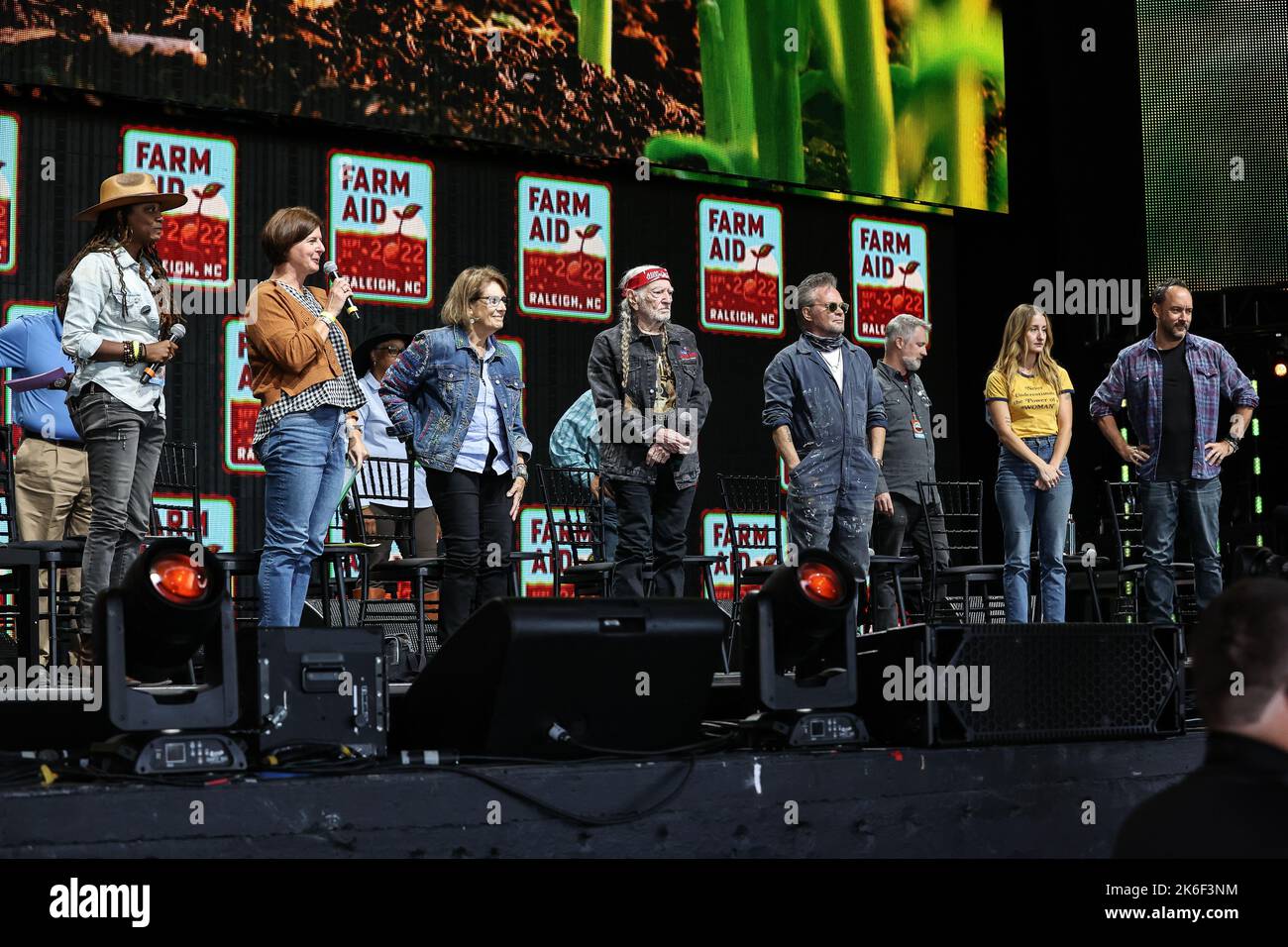Farm aid willie nelson hi-res stock photography and images - Alamy