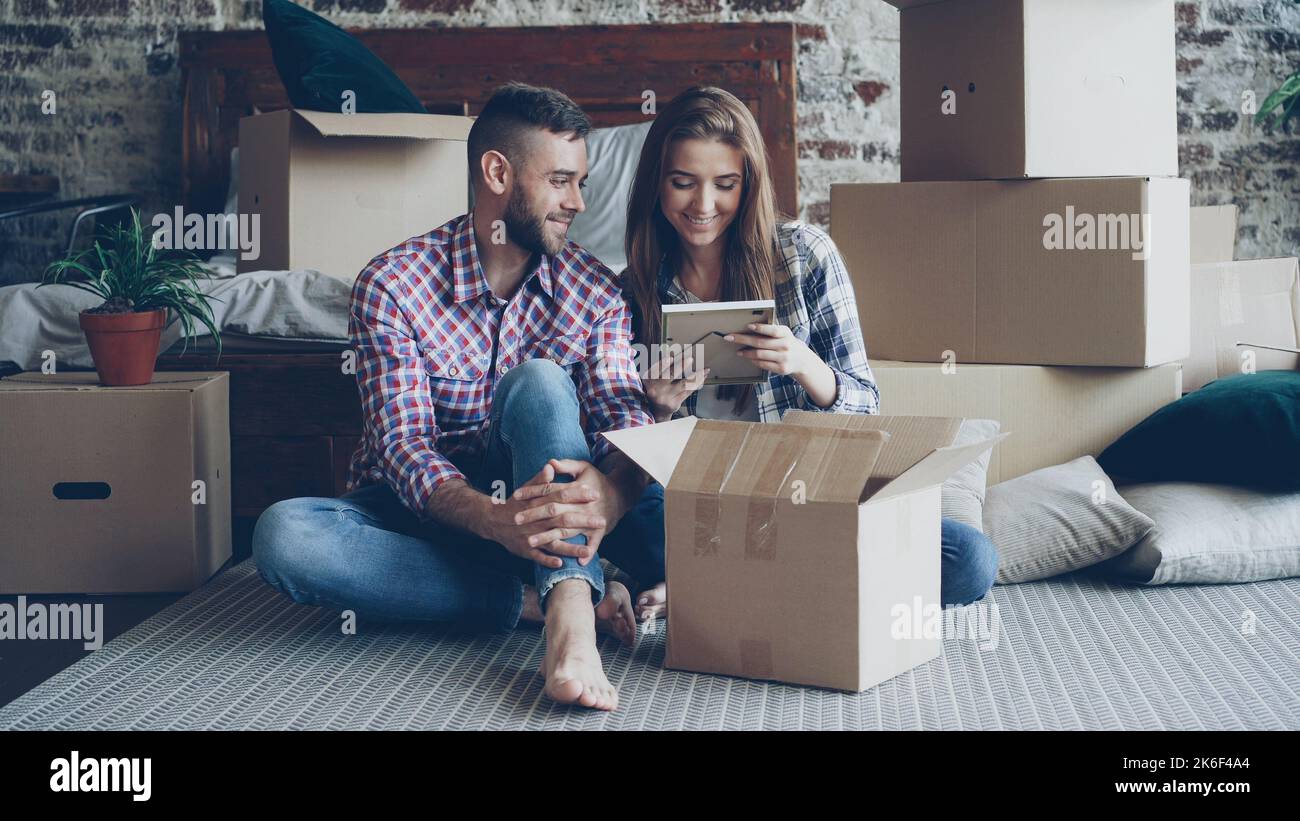 Relocation photos hi-res stock photography and images - Alamy