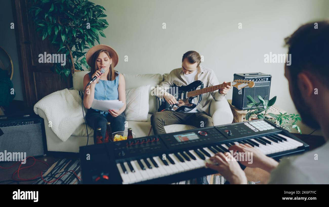 Band group at home hi-res stock photography and images - Alamy