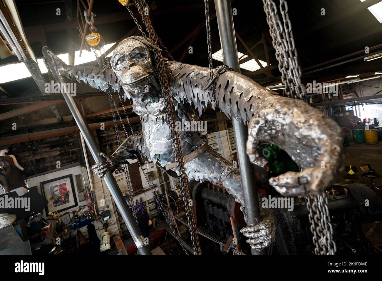 Sculptor Luke Perry's latest creation, a huge steel mother-and-baby ...