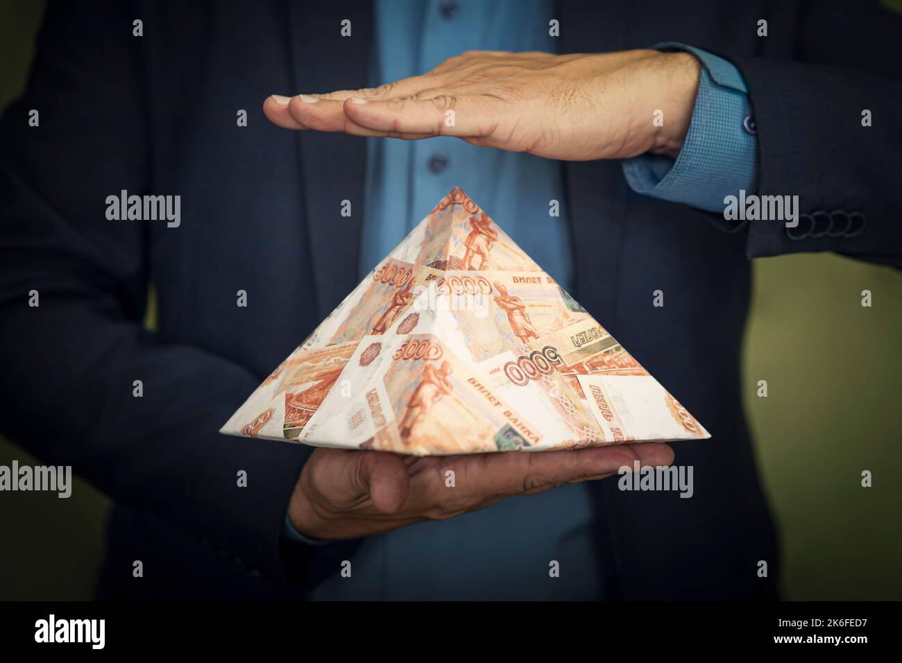 Capitalism pyramid hi-res stock photography and images - Alamy